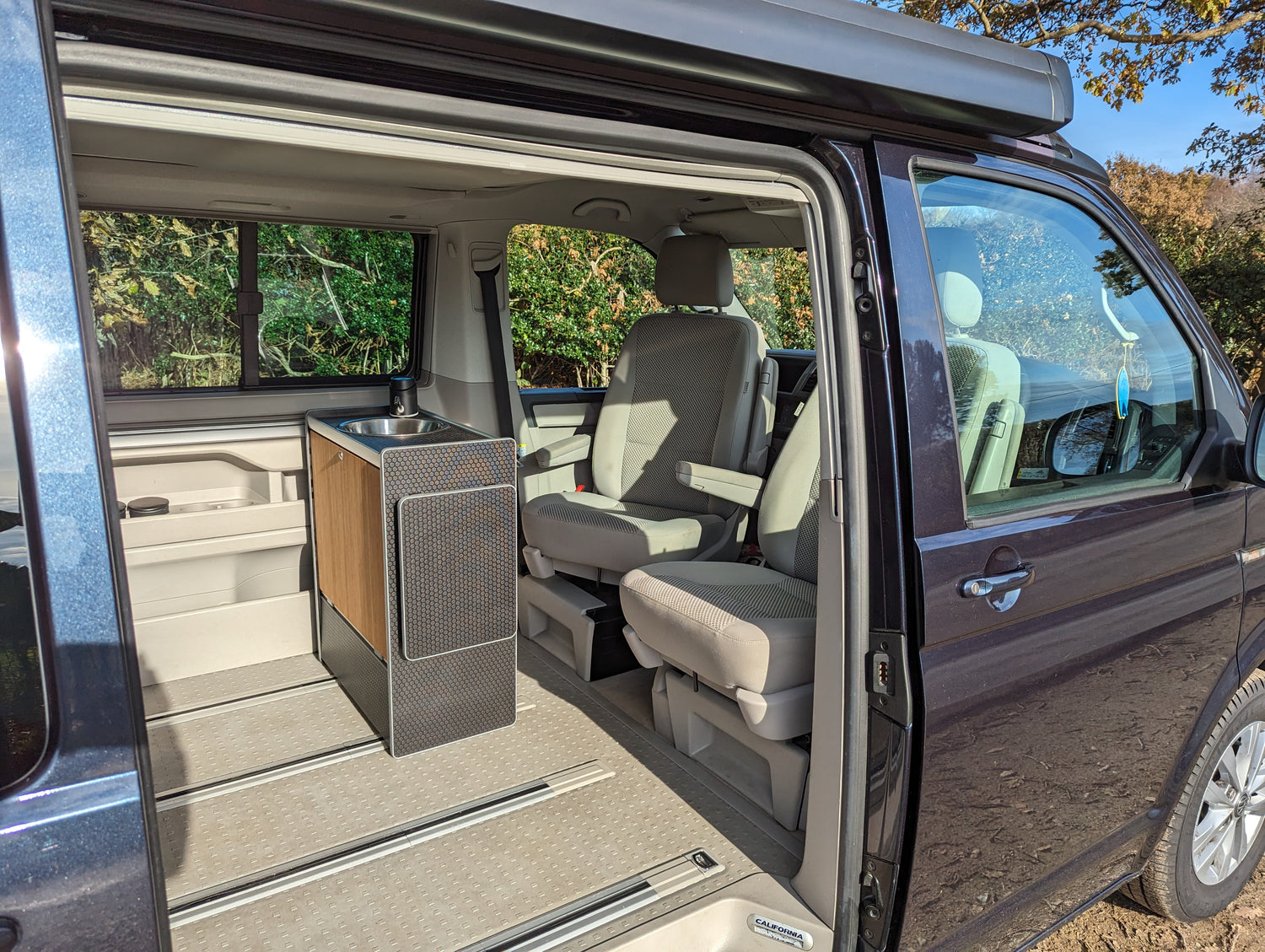 Volkswagen - California Beach - Caravelle - Multivan – Vangear-EU